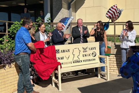 Howard County 4-H Honors Women Veterans With Handcrafted Bench At West ...